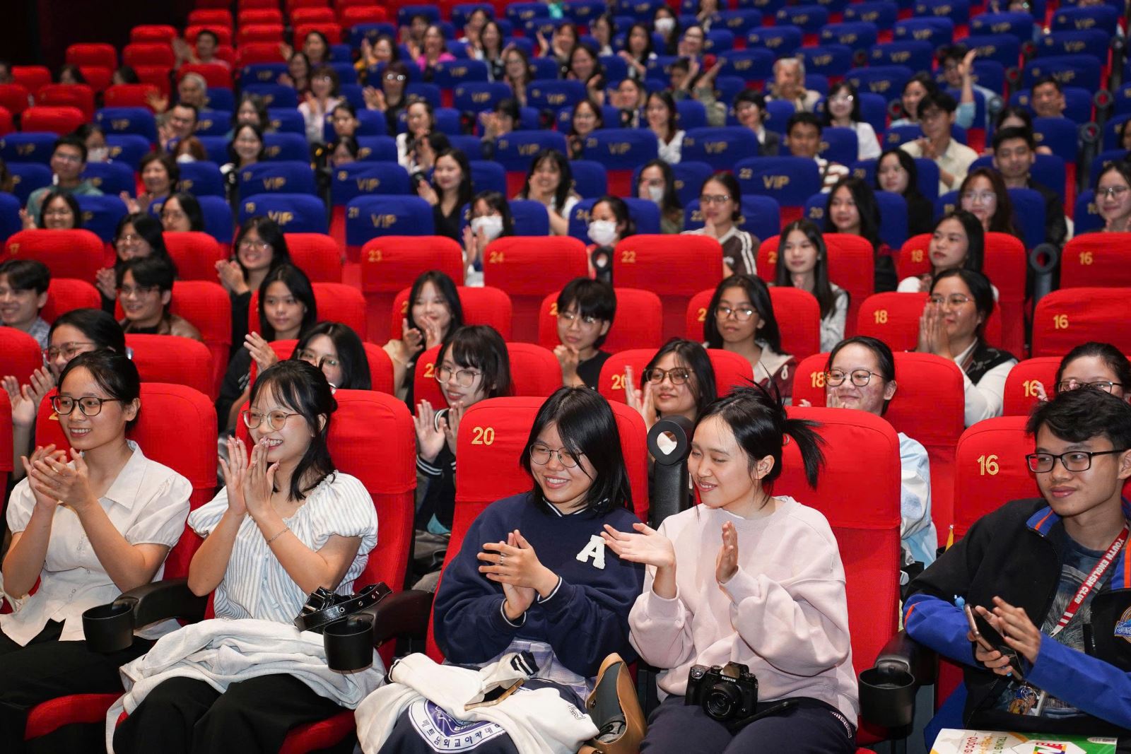 “Mùi cỏ cháy” khai mạc Tuần phim chào mừng LHP Việt Nam XXIV